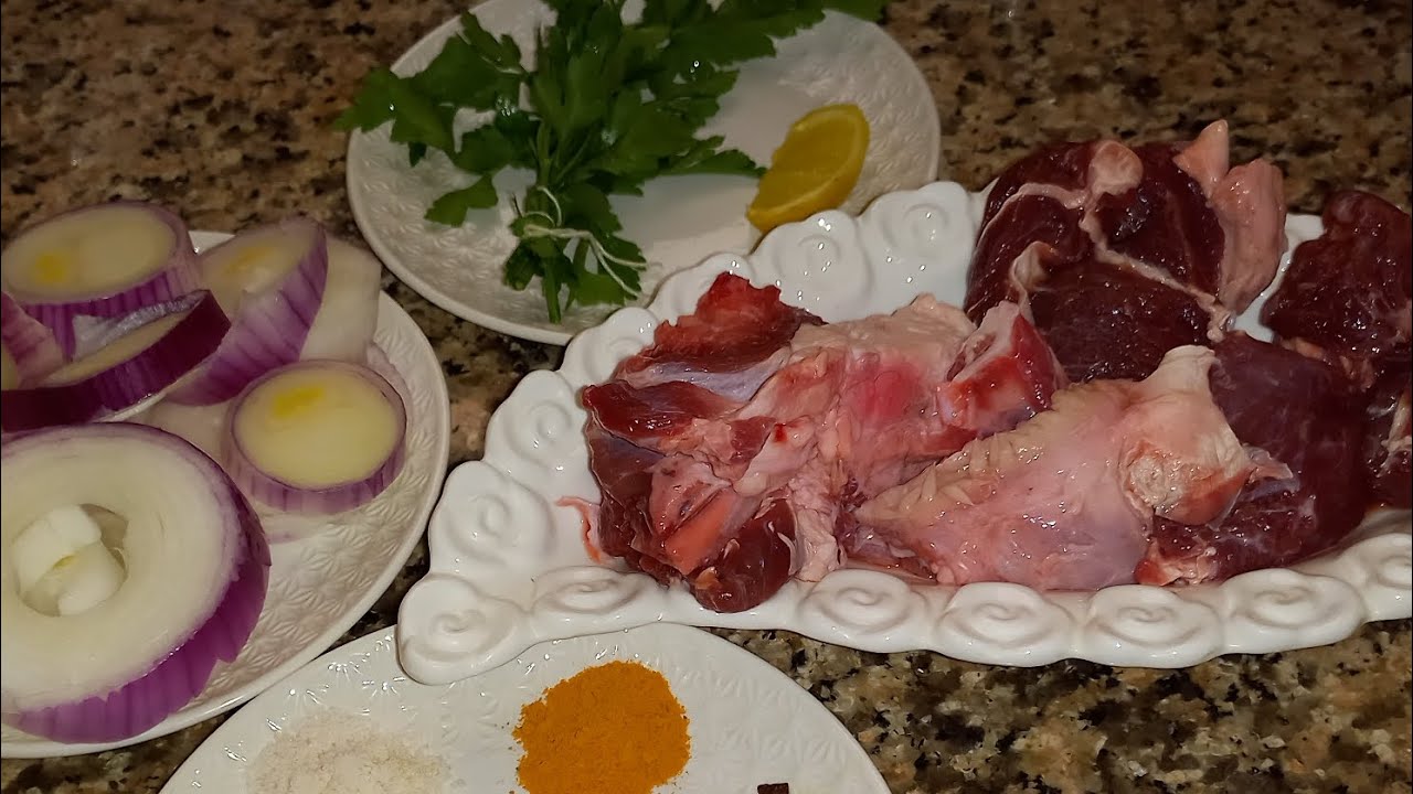 طريقتي في تحضير لحم الراس البقري بدون إضافة ماء كيجي لذيذ ونتي يمم ...