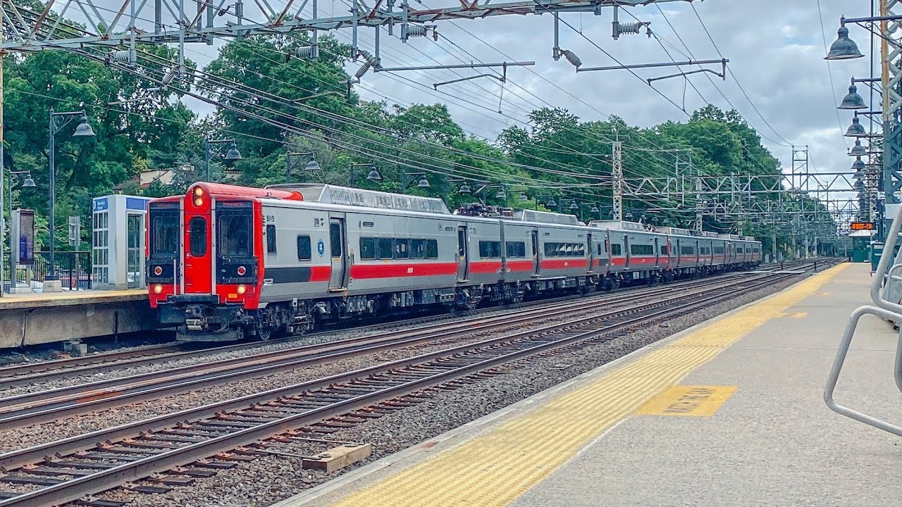 Metro North Railroad New Haven Line Railfanning @ Pelham - YouTube