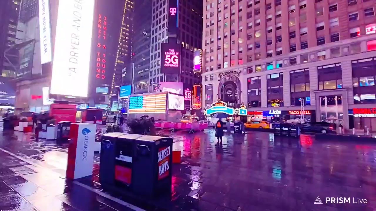 Time Square After New Year 2021 - YouTube