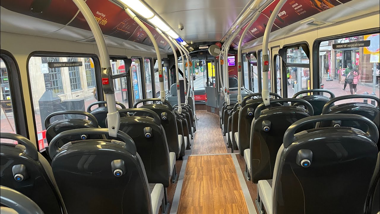 Reading Buses Enviro300 445 (YR14 CFZ) On Route 500 To Winnersh ...