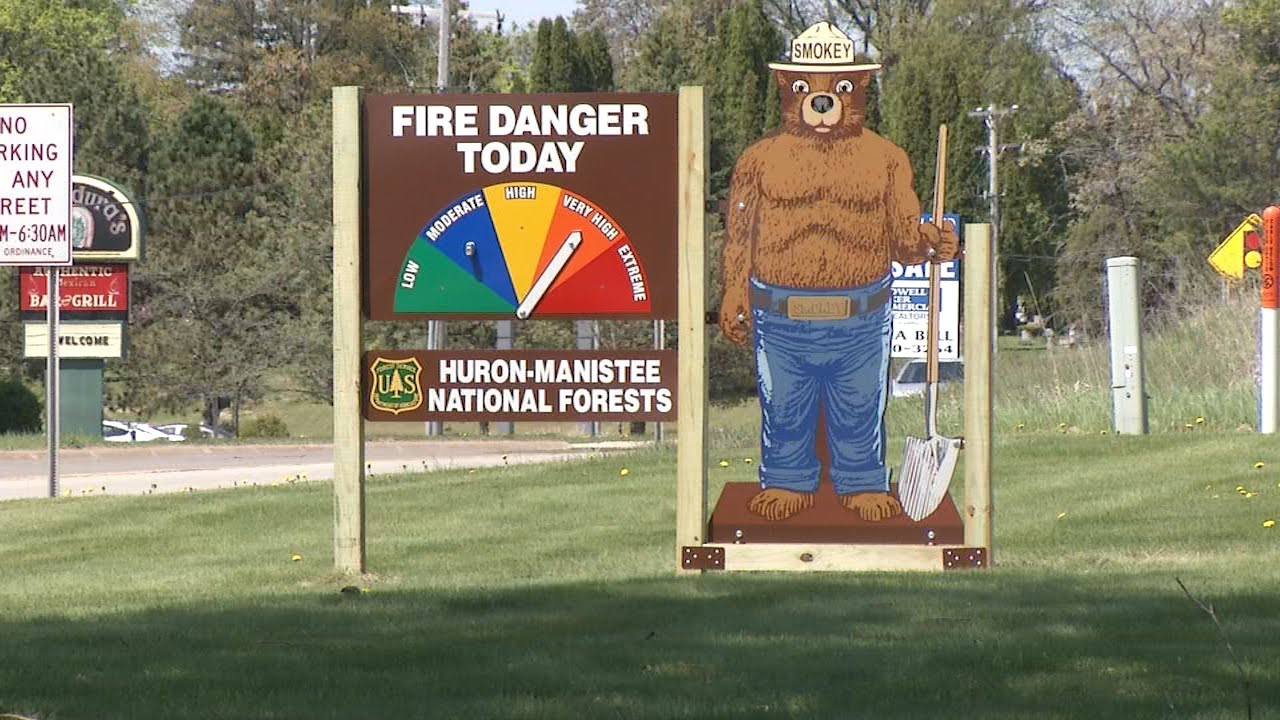 Forest Service Debuts New Fire Danger Sign - YouTube