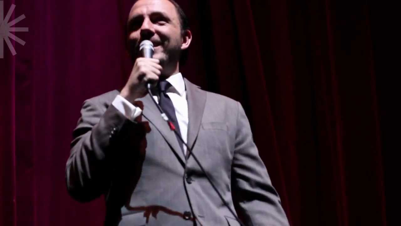 Dona en Vida: Stand-Up Comedy con Gon Curiel - YouTube