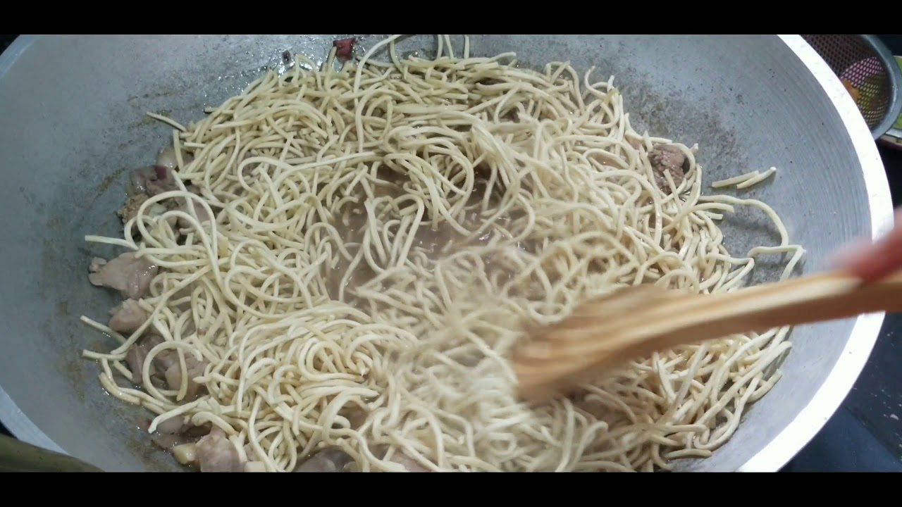 My own version of my PANCIT MIKI WITH CHICKEN TOPPINGS - YouTube