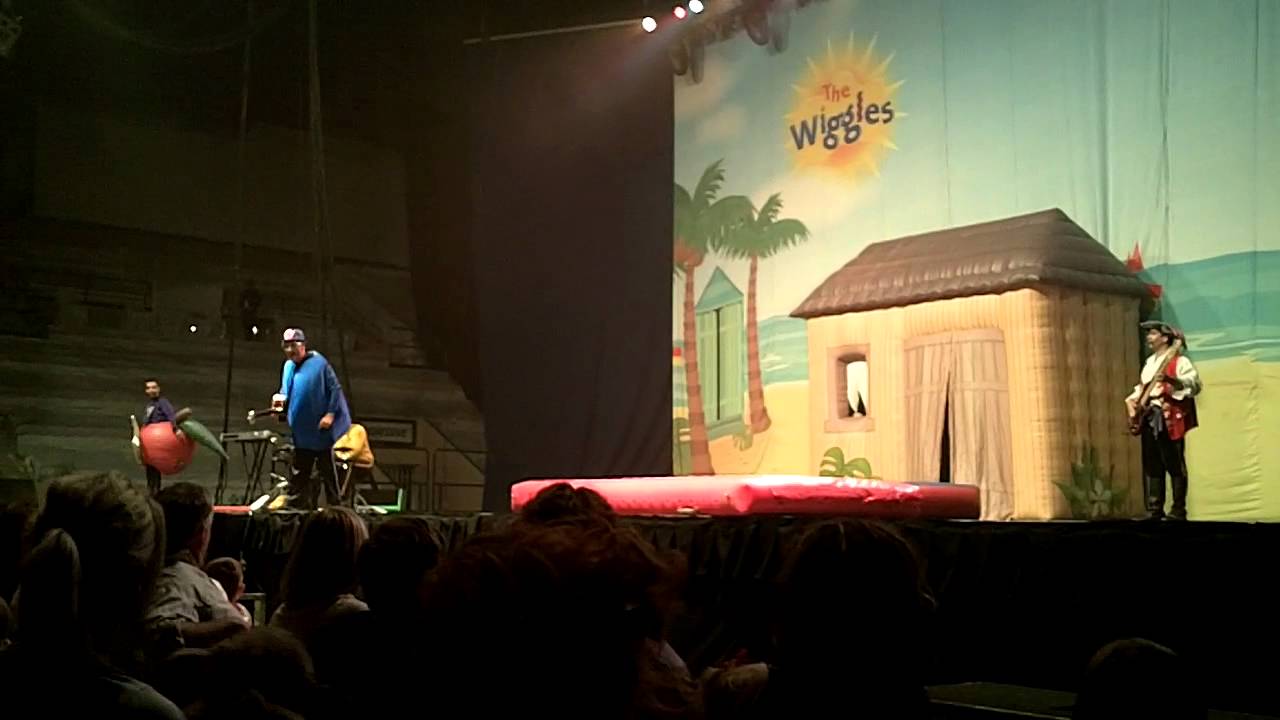 Aaron as 5th Wiggle.MOV - YouTube