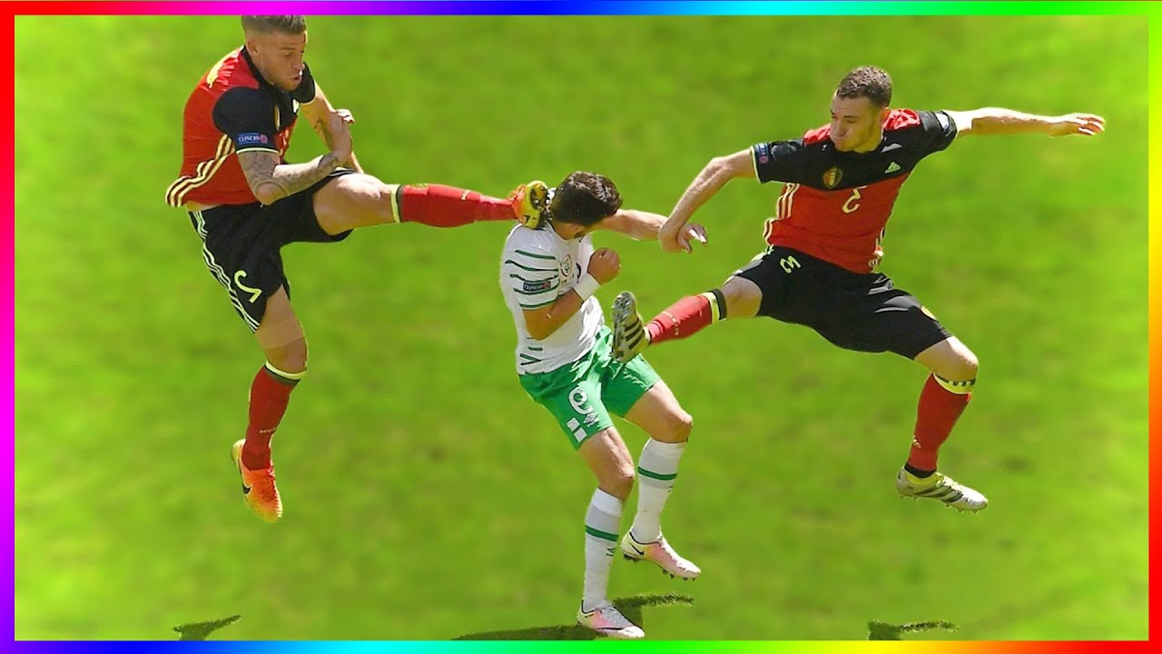 Craziest Red Cards 😯 Referees vs Players #1 - YouTube