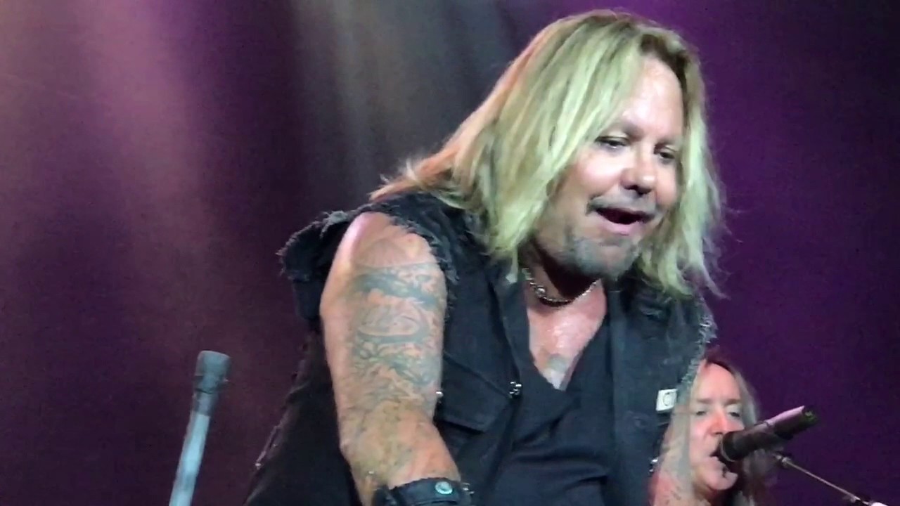 Vince Neil live in Biloxi,Mississippi on June 24,2017. - YouTube