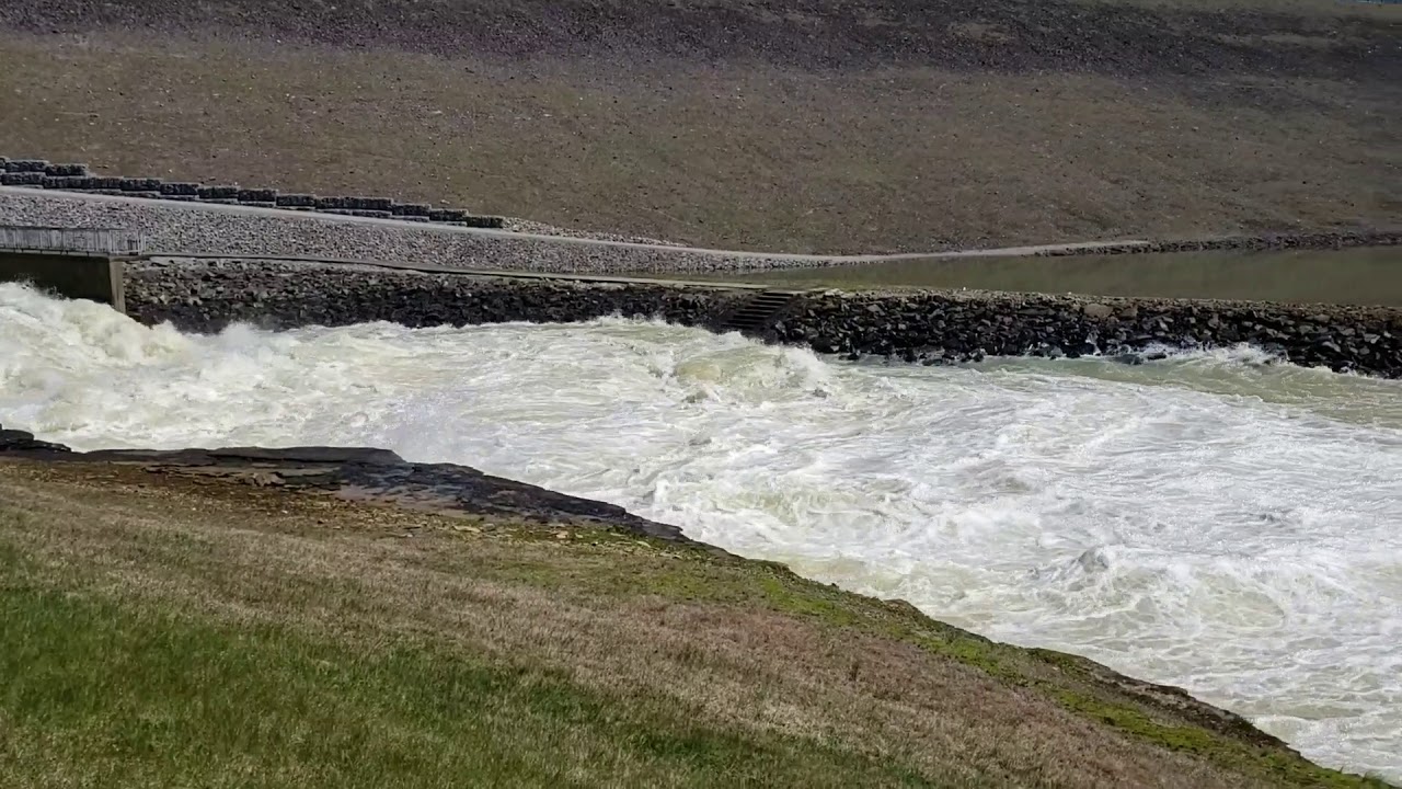 Green River Dam (flood water release) - YouTube