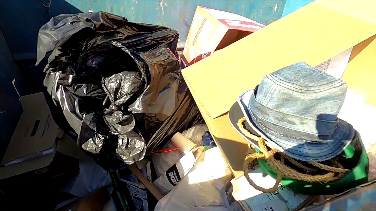 DUMPSTER DIVING- WE CAN REPURPOSE THIS! - YouTube