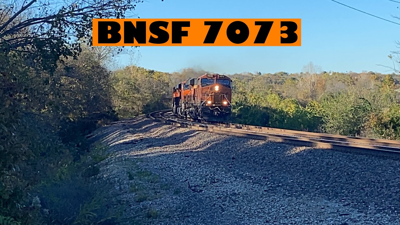 BNSF 7073 leads a manifest through Lenexa, KS - YouTube