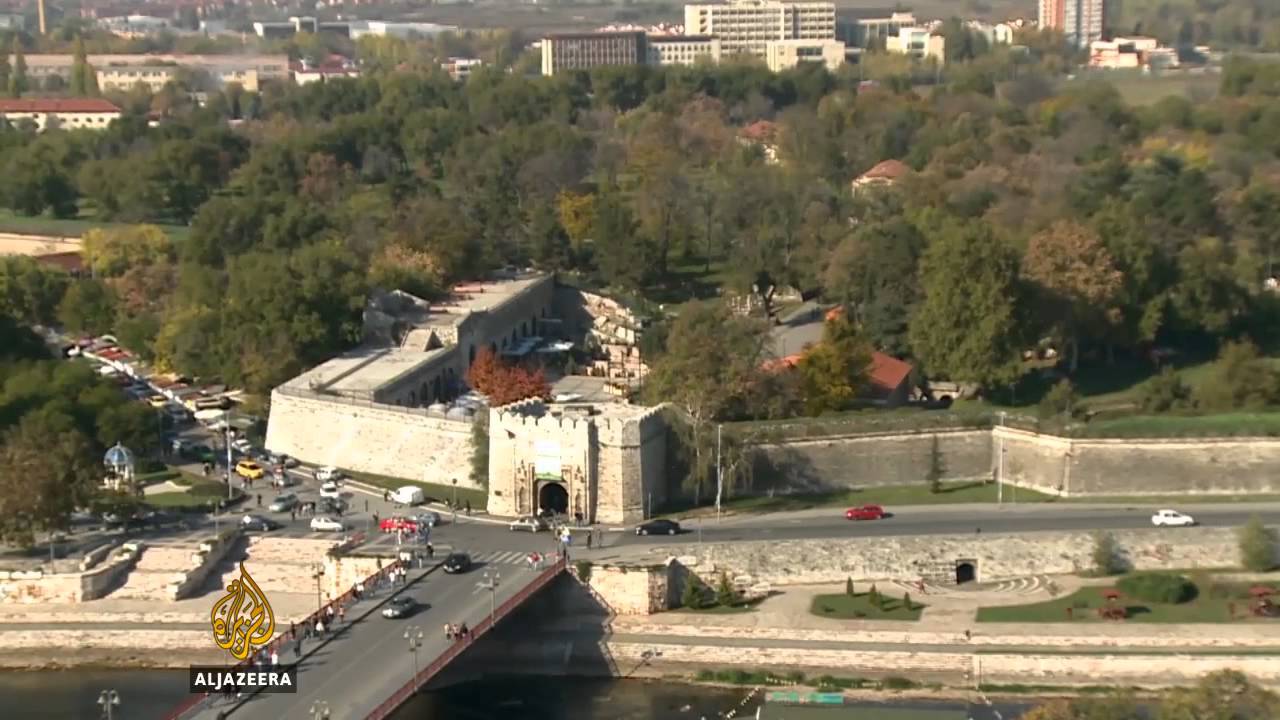 Niška tvrđava sve više propada - YouTube