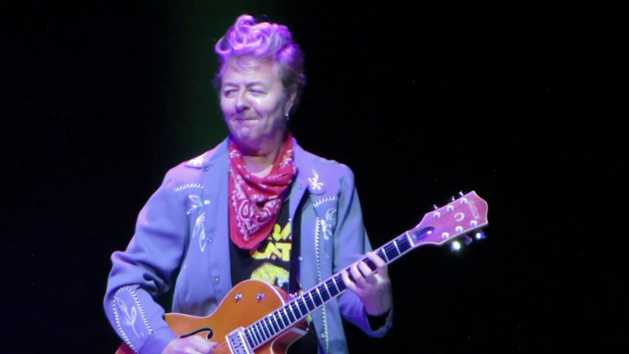 Stray Cats performing Stray Cat Strut, Rose Music Center 8-14-2019 ...