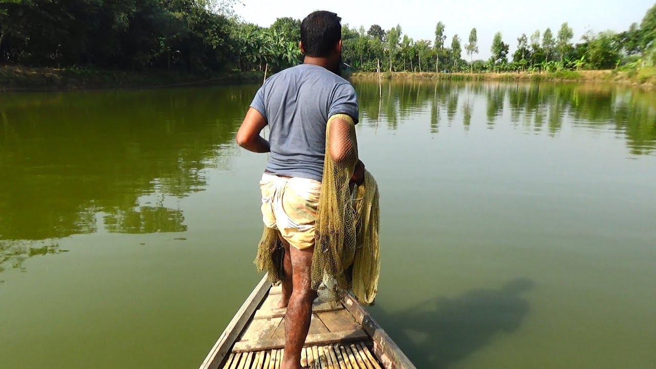 Throw Net Fishing on Boat | Unbelievable net fishing | fishing with ...