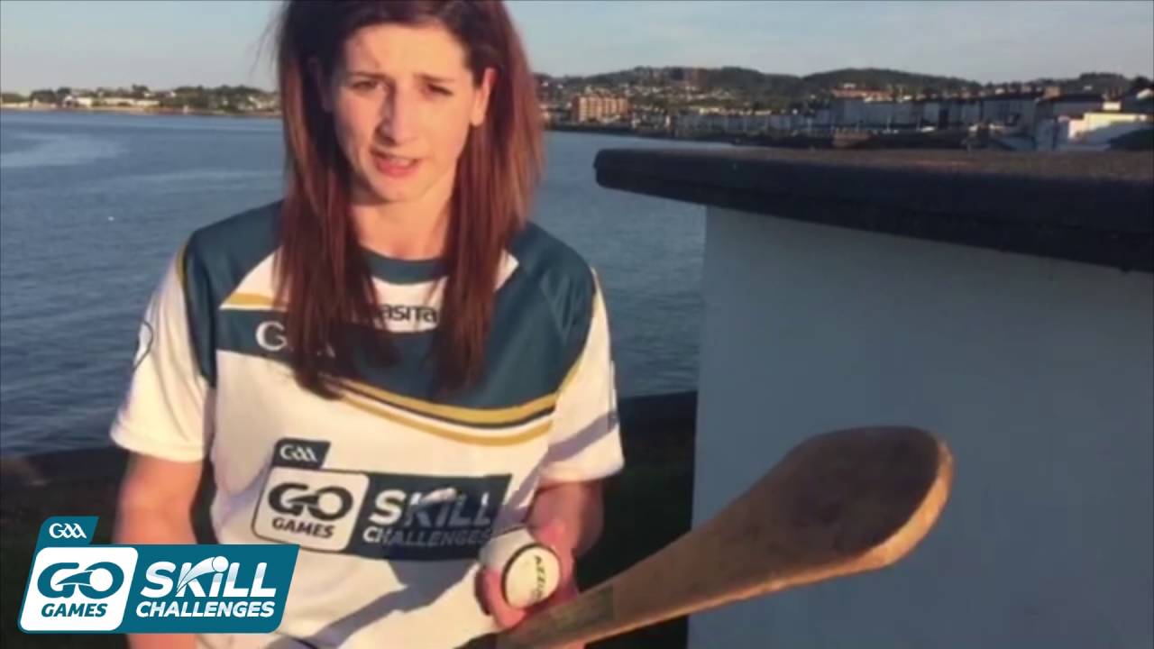 Mags D’Arcy – Hand Pass – GAA Go Games Skill Challenges - YouTube