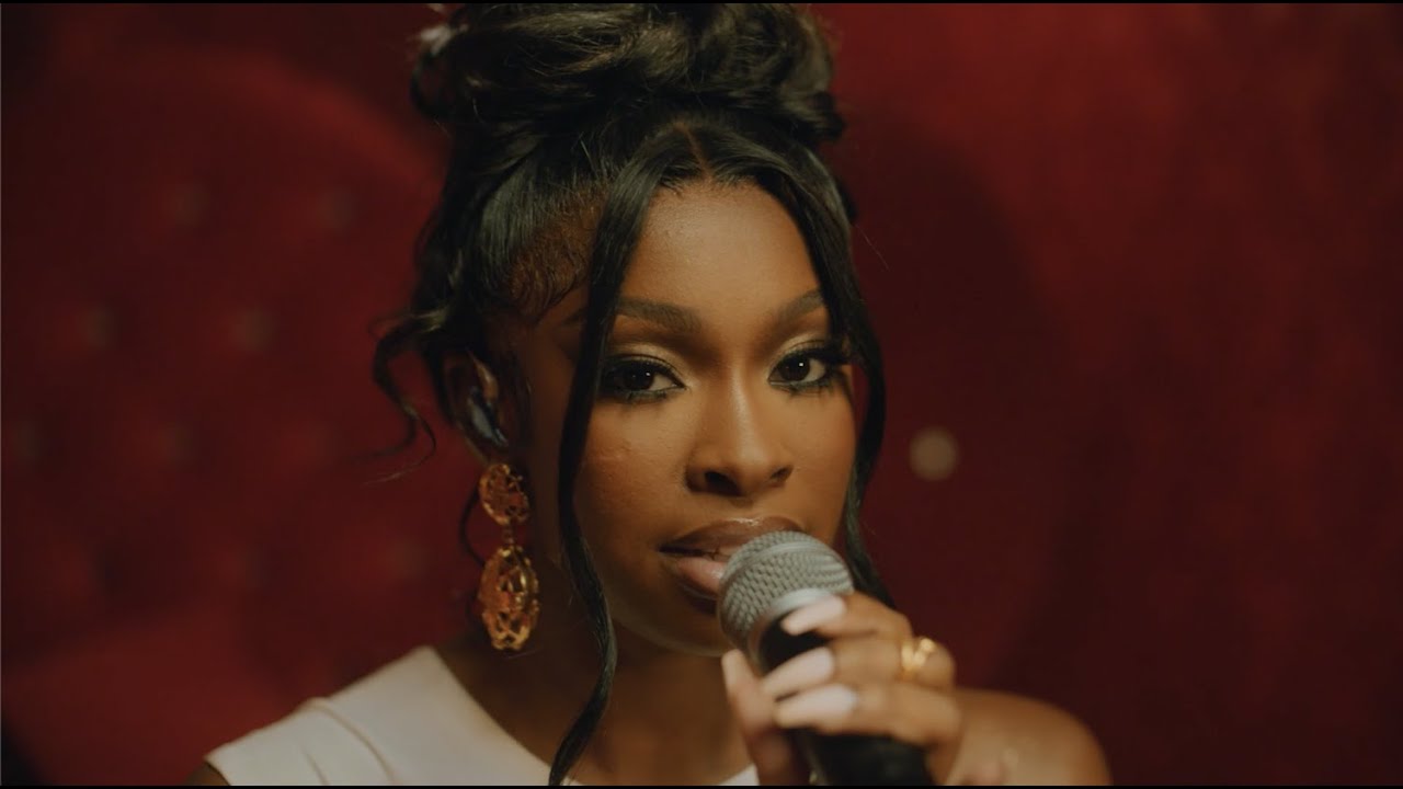 Coco Jones - Love Is War (Amazon Original Live Performance) - YouTube