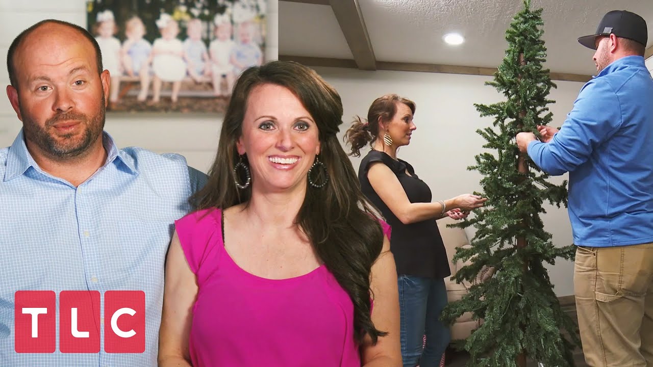 The Waldrop's "Pitiful" Christmas Tree! | Sweet Home Sextuplets - YouTube