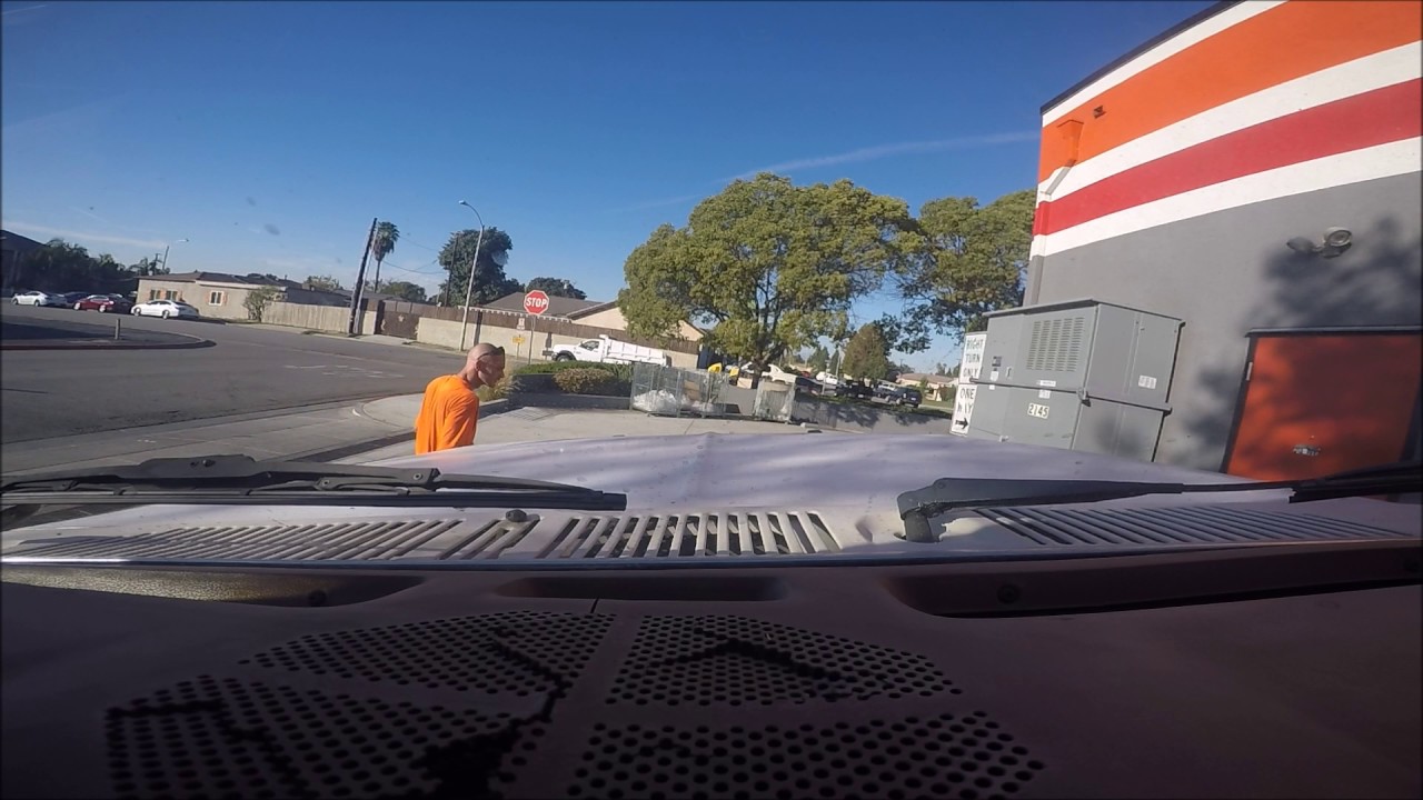SKILLED DRIVING THROUGH BLOCKED FIRE LANES AT AUTOZONE - YouTube