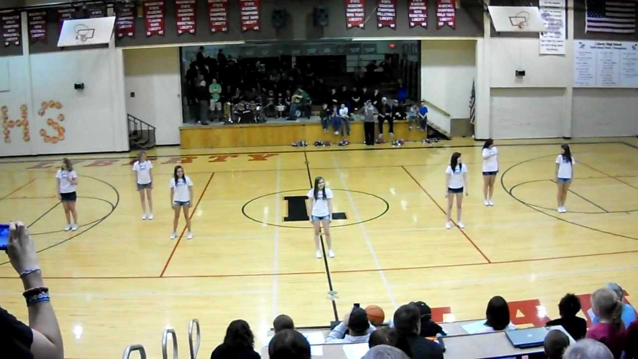 Liberty Cheer Halftime Dance - YouTube