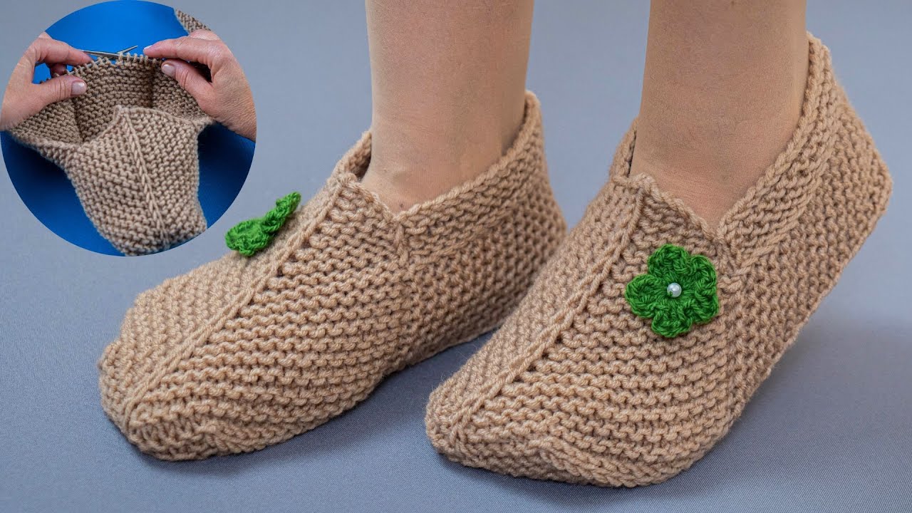 Comfortable slippers without a seam on the sole on 2 knitting needles ...