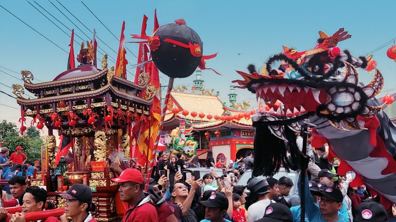 Ritual Buka Mata Naga dan Semarak Cap Go Meh 2023 Kota Singkawang - YouTube