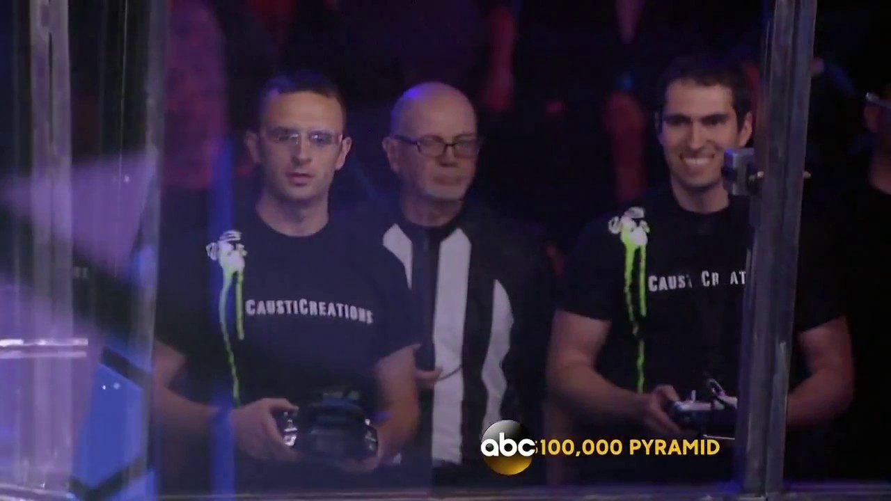 BattleBots 2016 Son of Whyachi vs Poison Arrow - YouTube