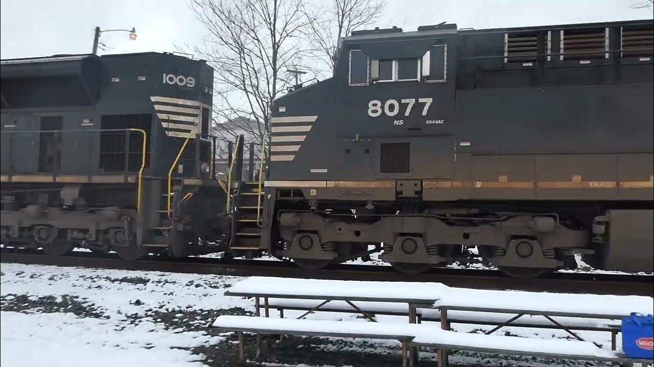 NS #1009 & #8077 Lead An Empty Detroit Edison Coal Train - YouTube