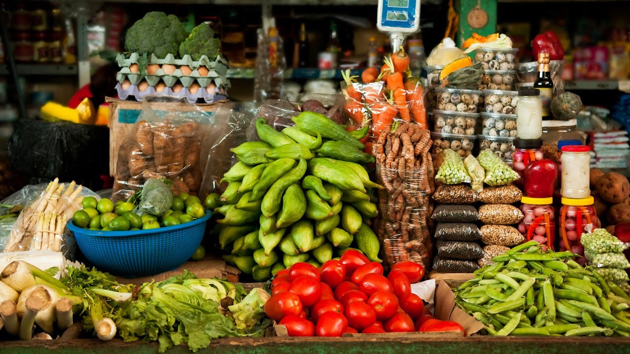 Mercado Central de San Pedro in Cusco, Peru - YouTube