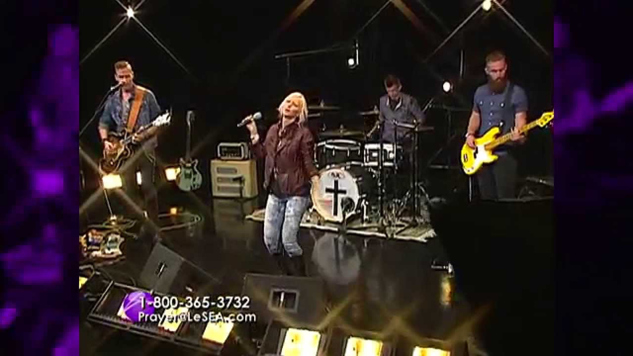 The Harvest Show | Amanda Baugh performs "Oceans" | 10/16/14 - YouTube