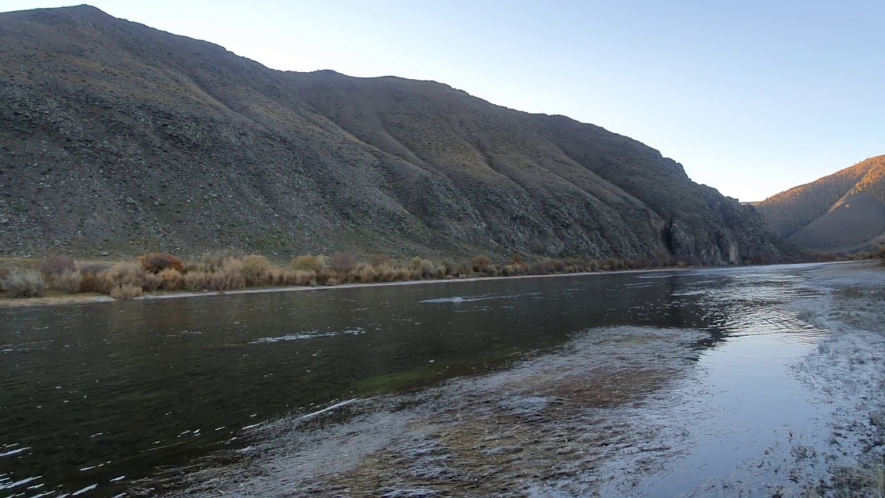 Autumn camping in -7° degrees outside. Mongolia. Delgermurun river ...