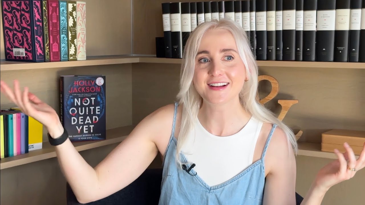 Holly Jackson: The Waterstones Interview - YouTube