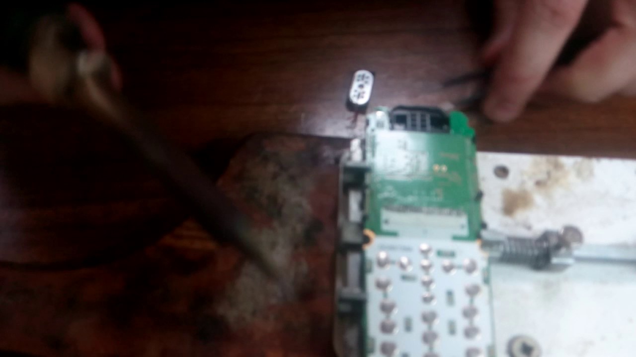 Как припоять динамик на Samsung SGH C160 - YouTube
