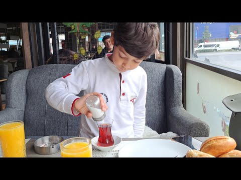 TEYZEMİZE KIŞKIRTMA yaptık ÇAYINA TUZ DÖKTÜM #keşfeteyiz #funny #keşfetedüş #keşfetbeniöneçıkar