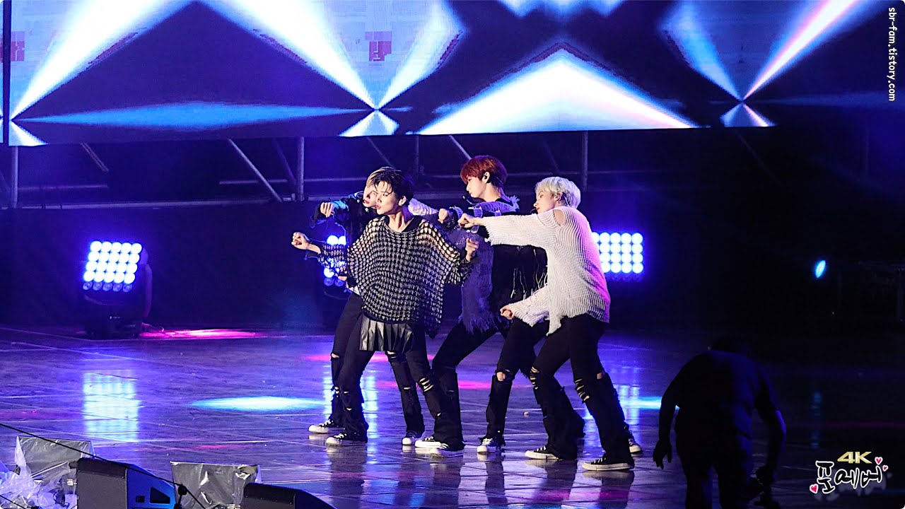 211030 투모로우바이 투게더(TXT)- 9와 4분의 3 승강장에서 너를 기다려 (Run Away) 4K fancam by ...