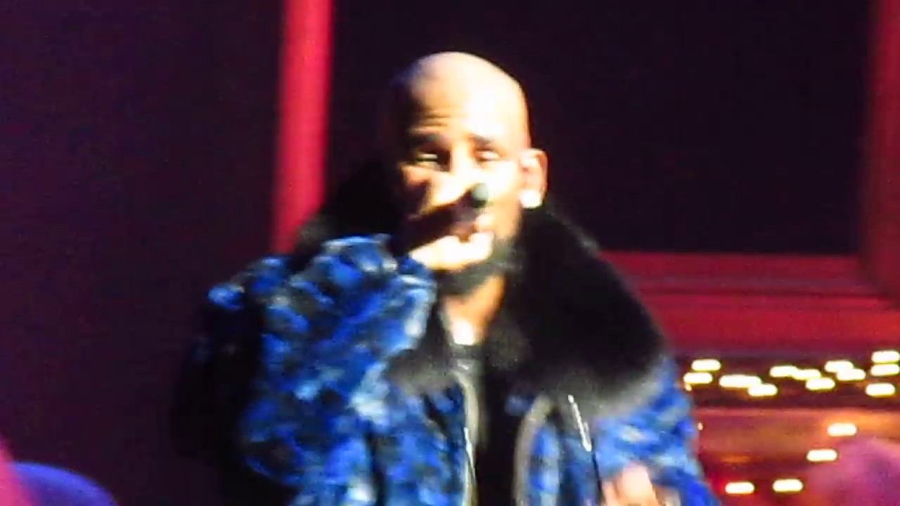R Kelly concert 5 - YouTube