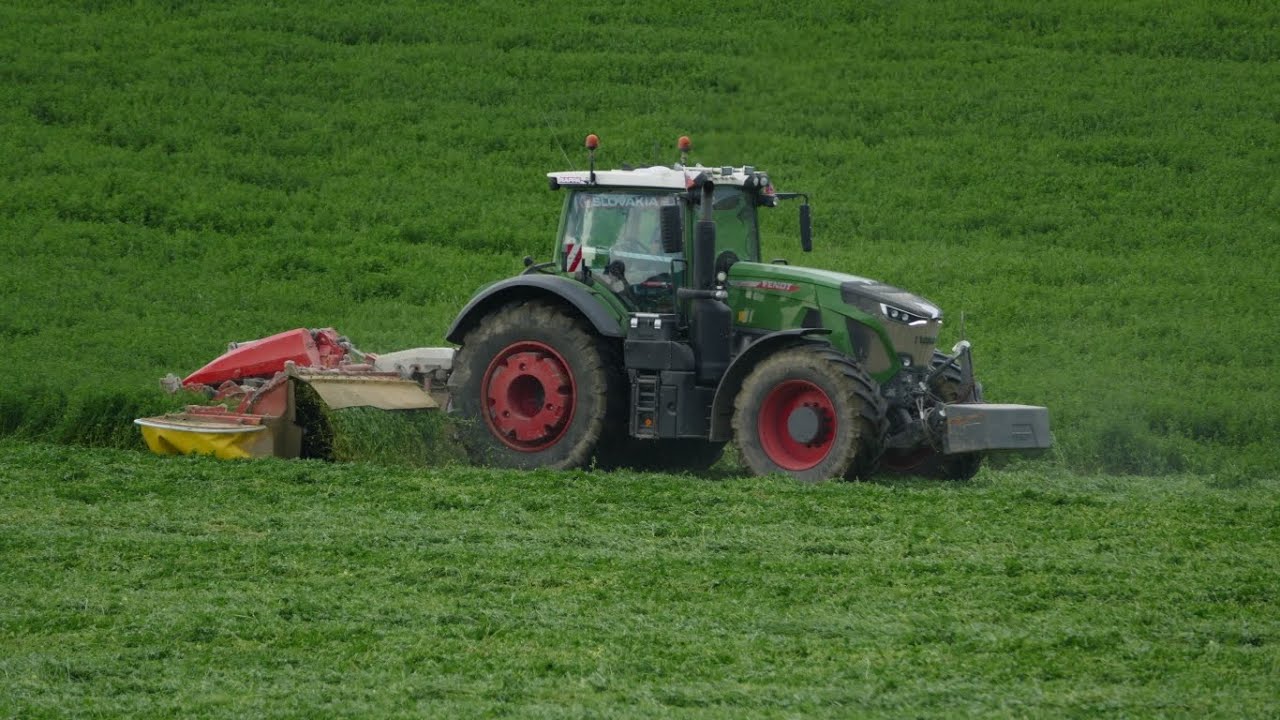 Agrosev Detva / kosba lucerky - YouTube