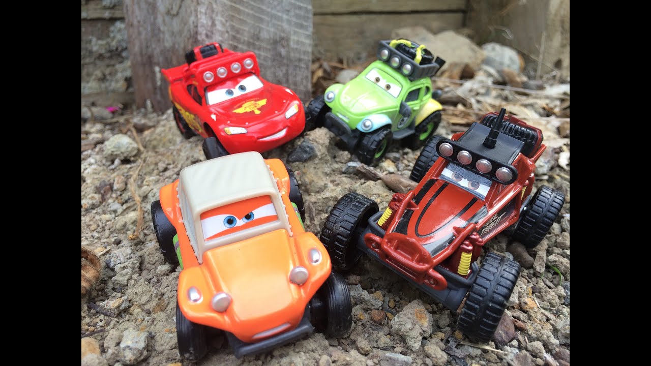Disney Pixar Cars Radiators Springs Off-Road Sandy Dunes and Idle ...