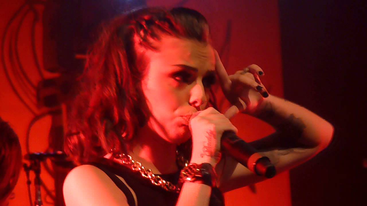 Cher Lloyd- Swagger Jagger 9/7/13 - YouTube