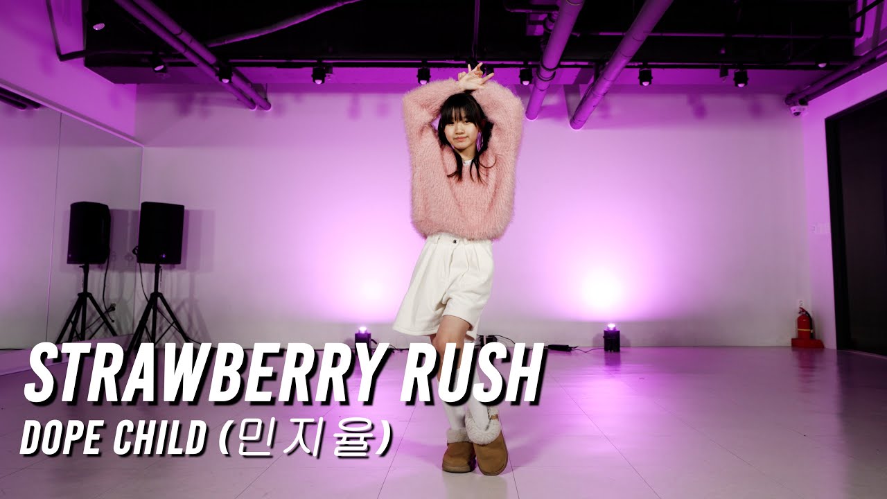 Chuu - Strawberry Rush / Dope Child 민지율 - YouTube