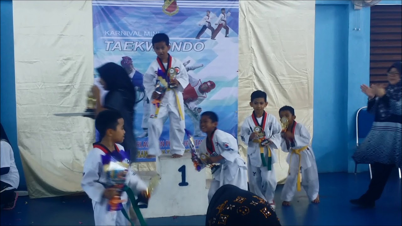 Karnival Mini Taekwondo SK TG BATU KERAMAT 2019Penyampaian Hadiah - YouTube