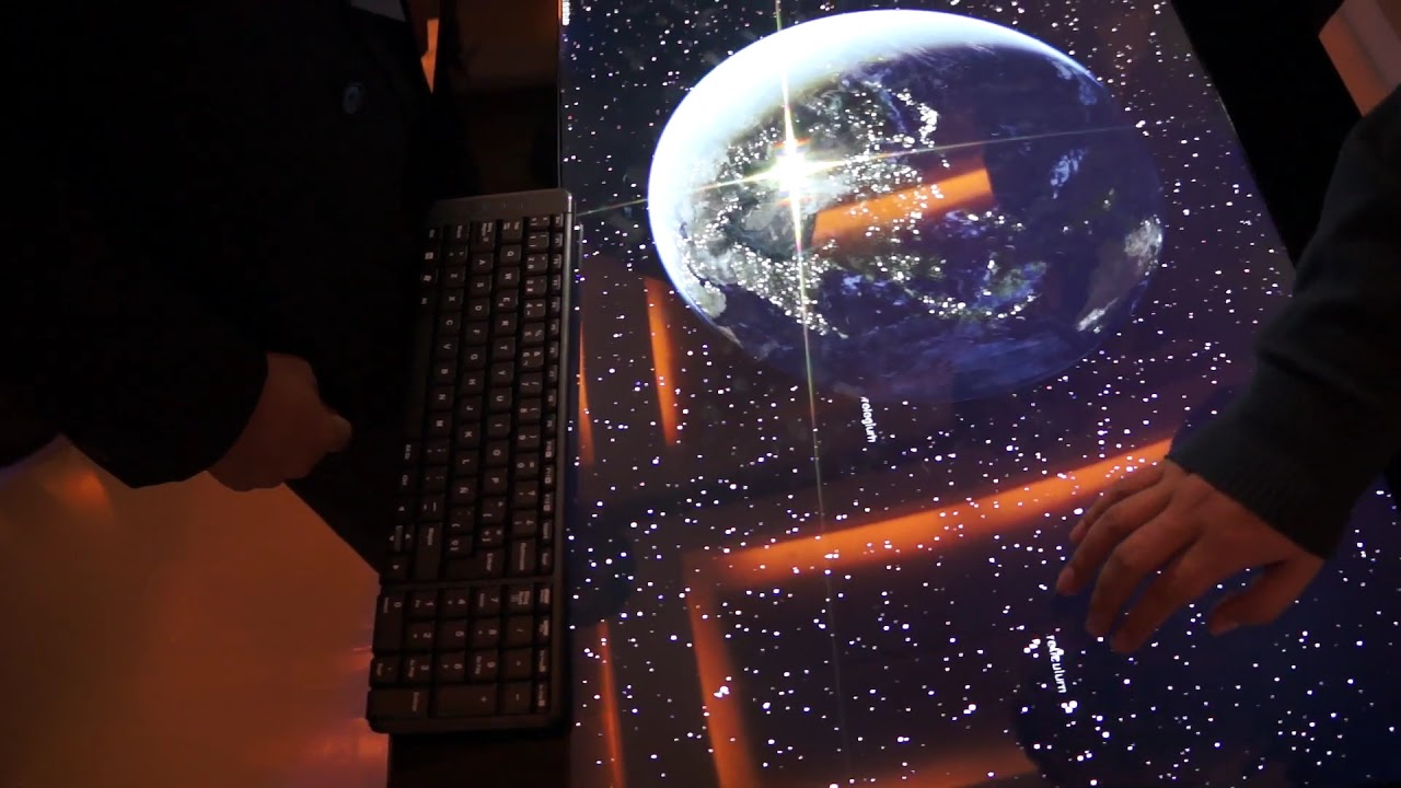 Samsung SUR40 con Microsoft PixelSense - YouTube