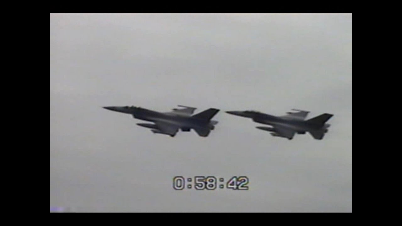 F-16 VIPER VAPOR!! - VERMONT AIR GUARD F-16Cs SQUEEZE THE WATER OUT OF ...
