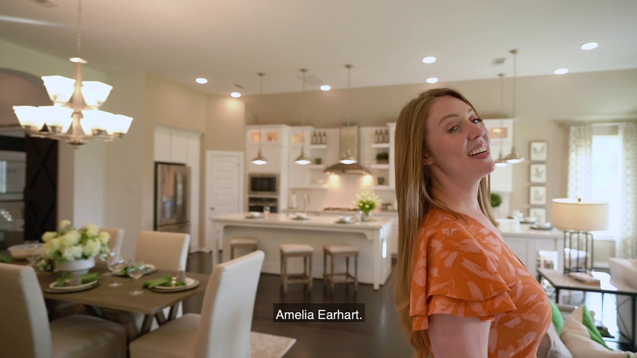 42 Q's with Ním and Rāch - Christy w/ Highland Homes in Fulbrook - YouTube