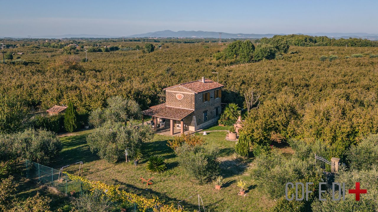 Vista dall'alto | VIGNANELLO (VT), Italy | Un casale rifinito che ...