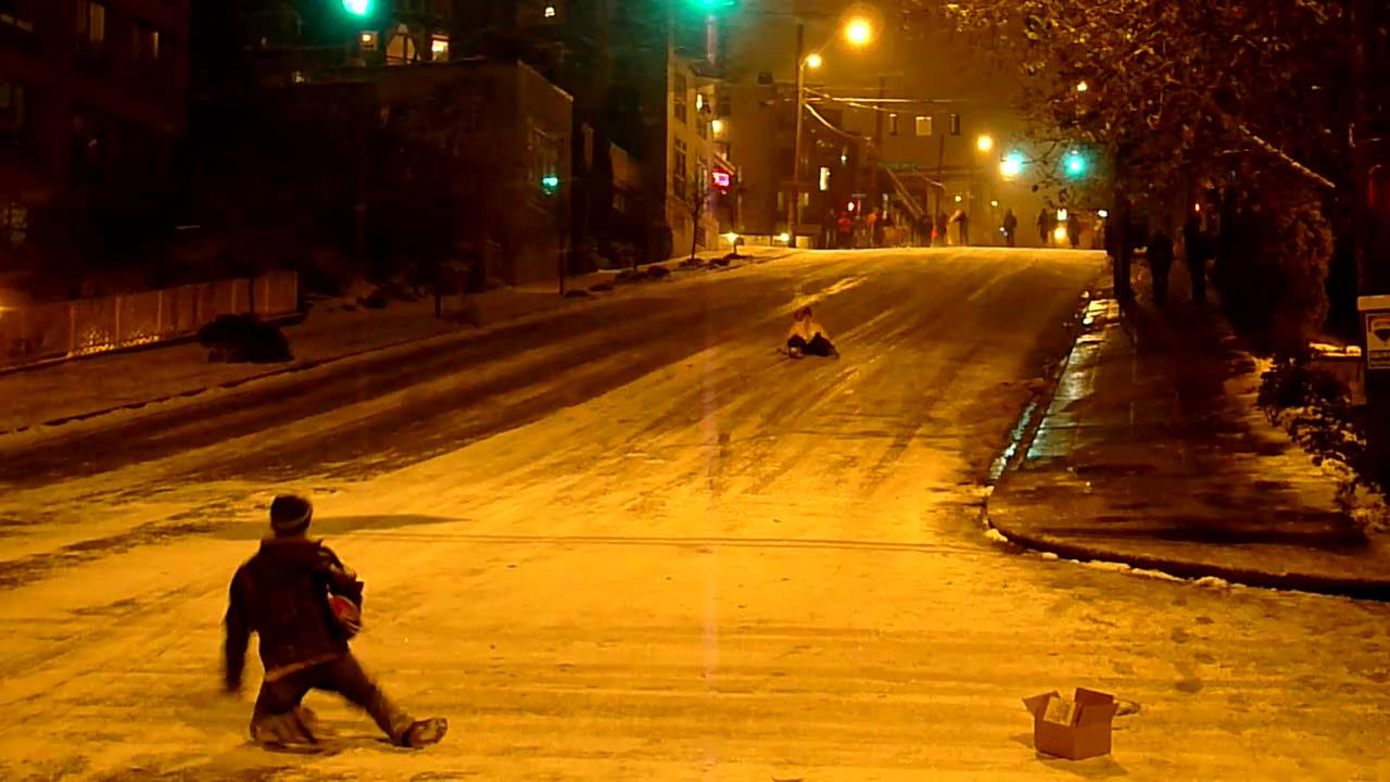 Sledding on Seattle's Denny Hill Snow Storm 2010 - YouTube