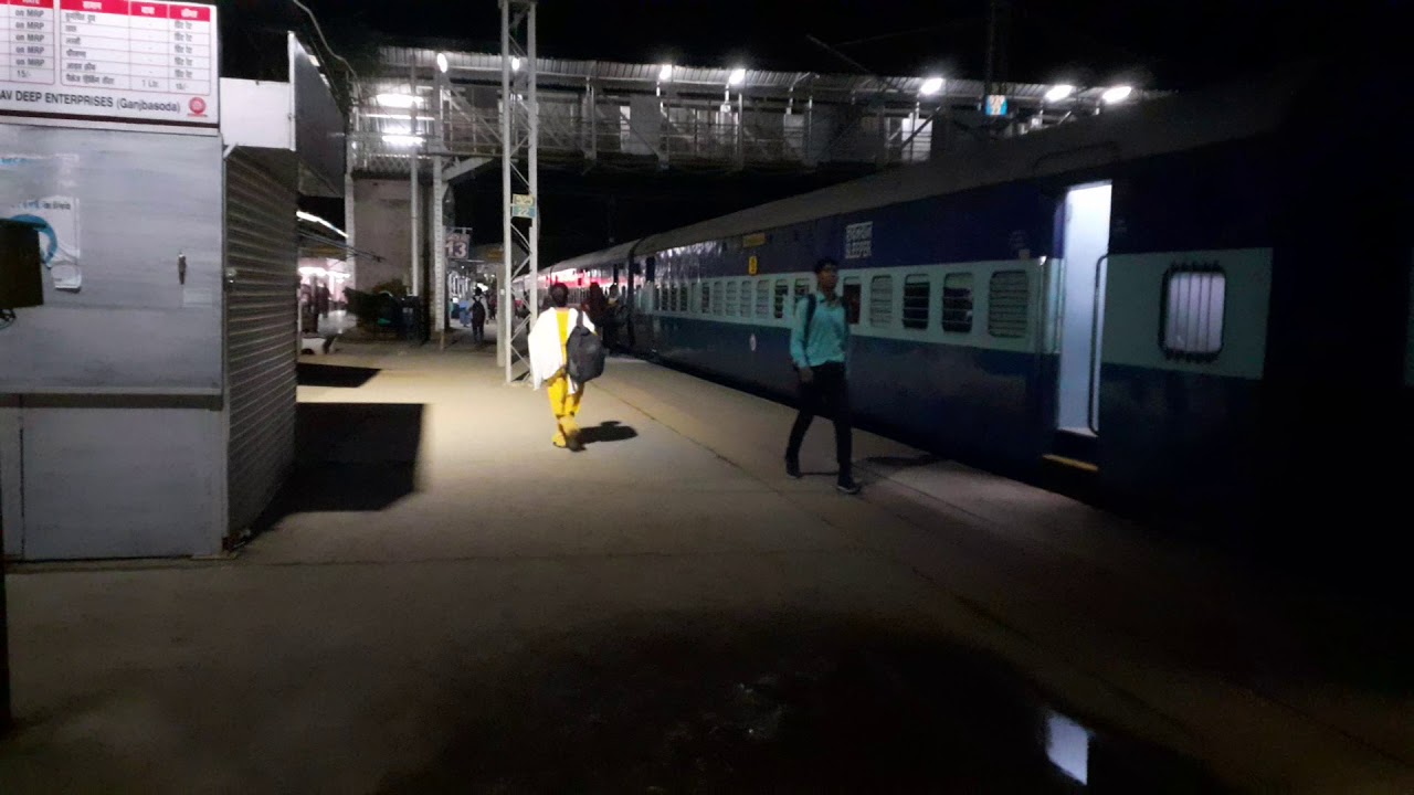 12155 Bhopal Express Announcement (High priority train in the Indian ...