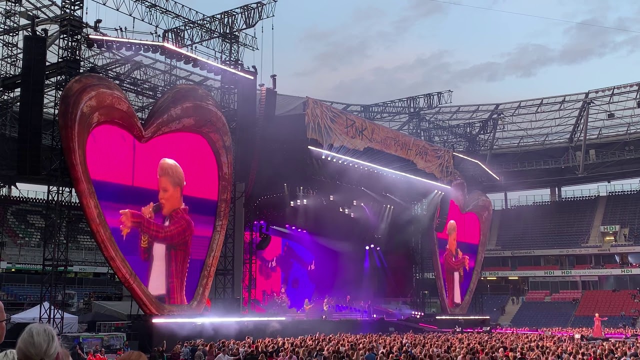 Pink - Funhouse @ HDI Arena Hannover - Beautiful Trauma World Tour 2019 ...