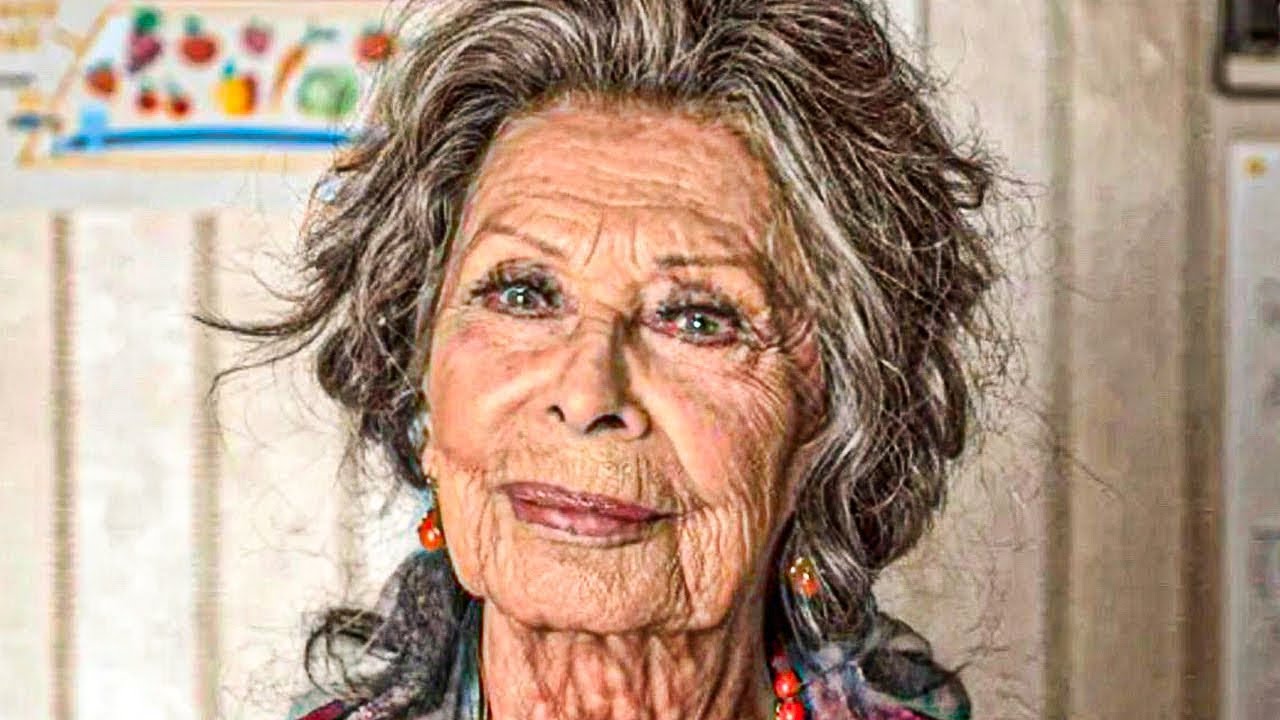 A los 89 años, Sophia Loren finalmente admite lo que todos sospechábamos - YouTube