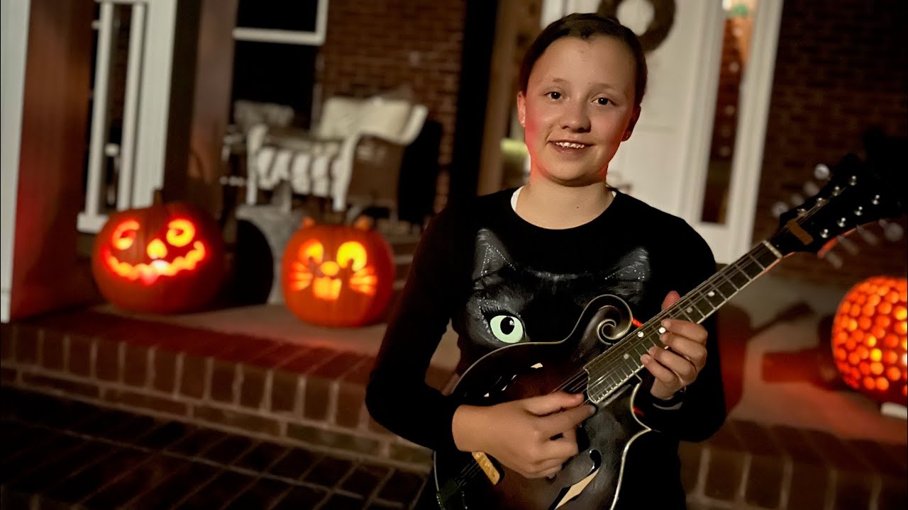 Salt Spring @ Halloween with Jack-o-lanterns #mandolin - YouTube