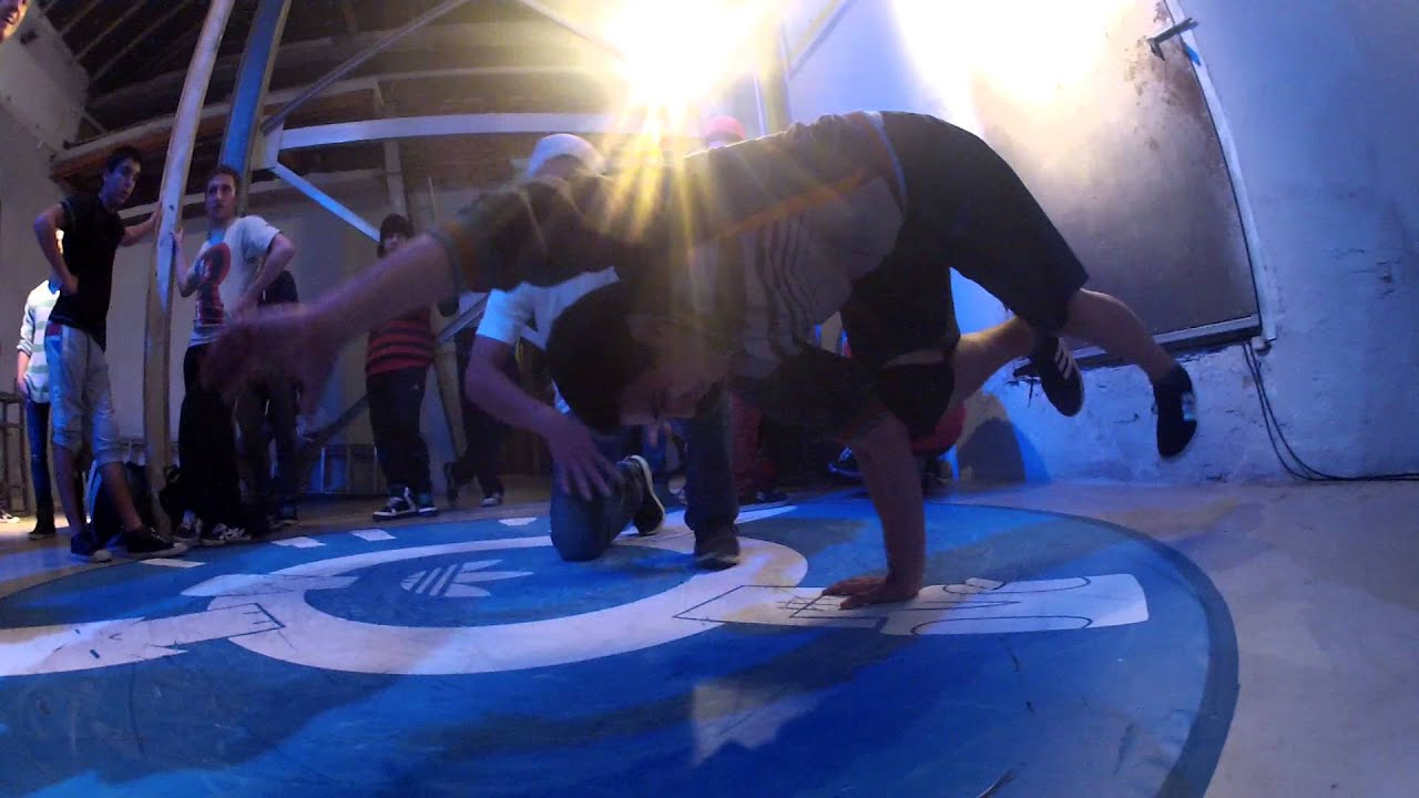 UDB Circles 001 - YouTube