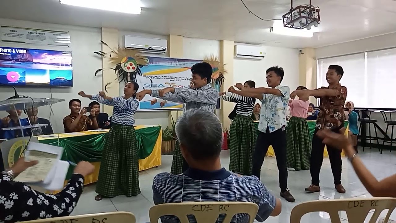 Gemu Fa Mire (Maumere) Dance cover by Indayog Dance Company! 😄😁 - YouTube