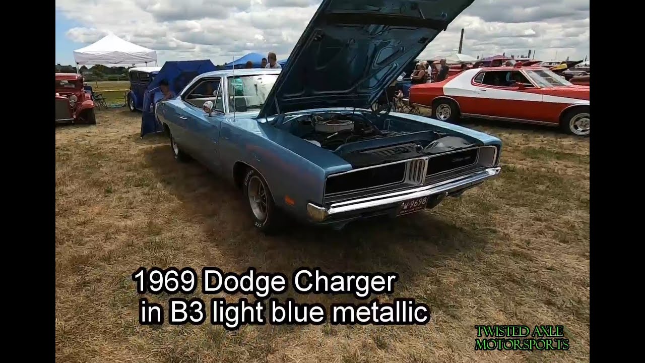1969 Dodge Charger in B3 light blue metallic - YouTube